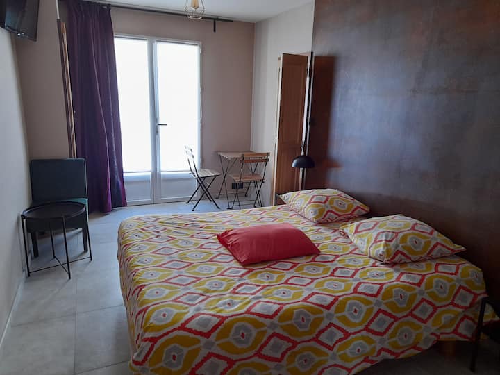 Chambre Privée, Lit Queen Size,  Rez-de-chaussée - Le Bourg-d'Oisans