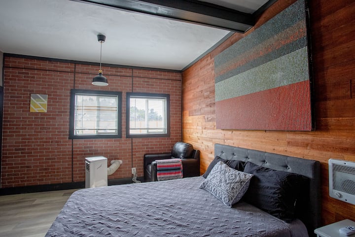 ~Studio Chic | Industrial Artsy Loft | Near Dtla~ - Arts District - Los Angeles