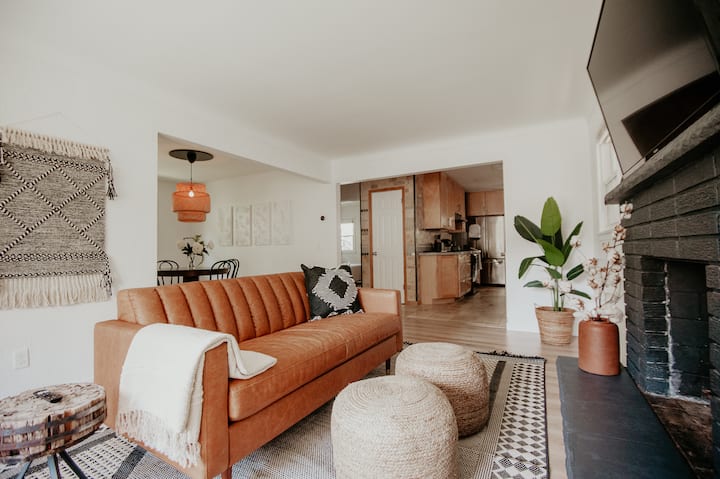 Spacious City Retreat | Home Gym | Dog-friendly - Saint Paul, MN