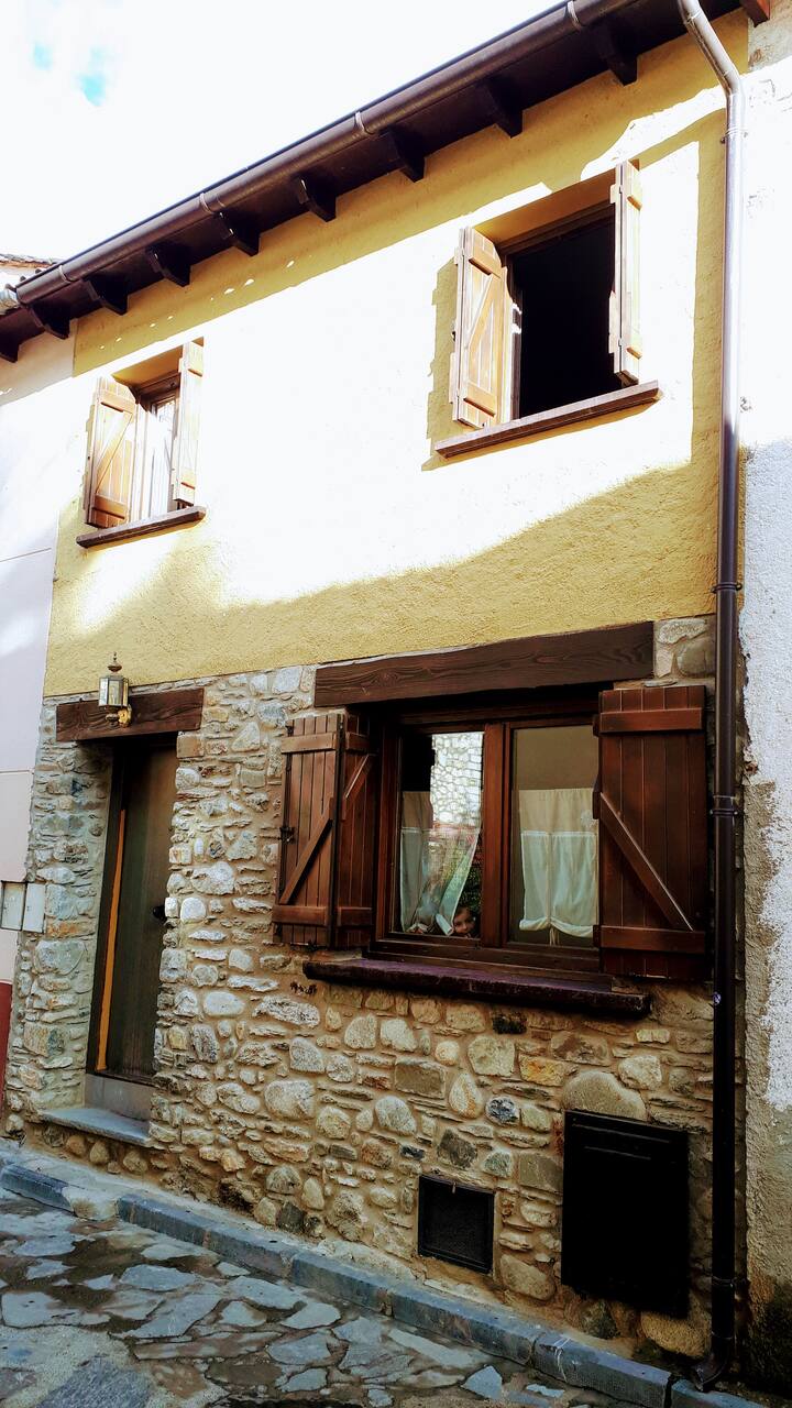 Casa De Piedra En El Centro De Benasque - Chía