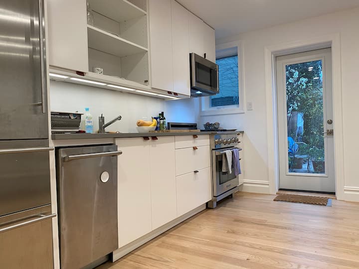 Bed+bath+kitchen+garden+own Entry. Just Renovated! - New York City