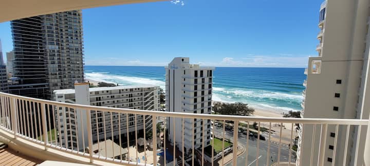 Apr Private Apartments By The Beach (55) - Surfers Paradise