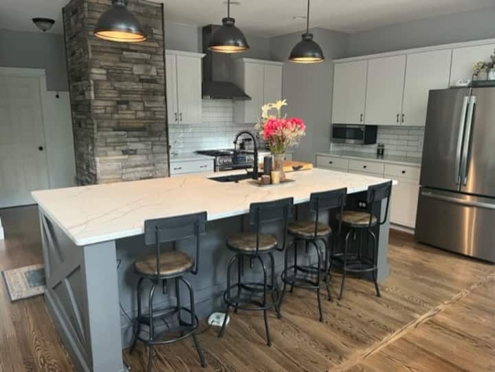 Palice Malice Saratoga Luxury Living Home - Corinth, NY