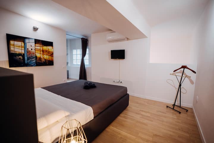 Home 32 Apartaments - Bologna Central Position - Bologna