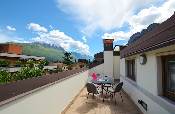 Attic Palme 2bedroom 2bathroom, Pool, Wifi Terrace - Riva del Garda
