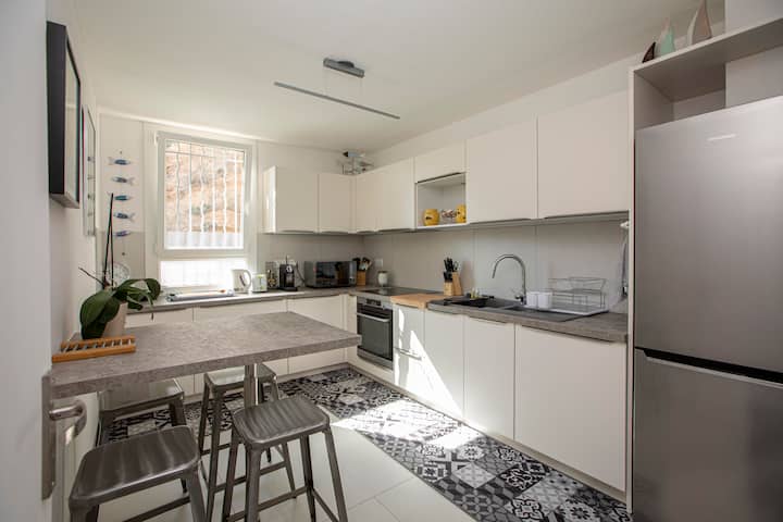 T3 Standing Traversant Garage Et Piscine Exterieur - Sète