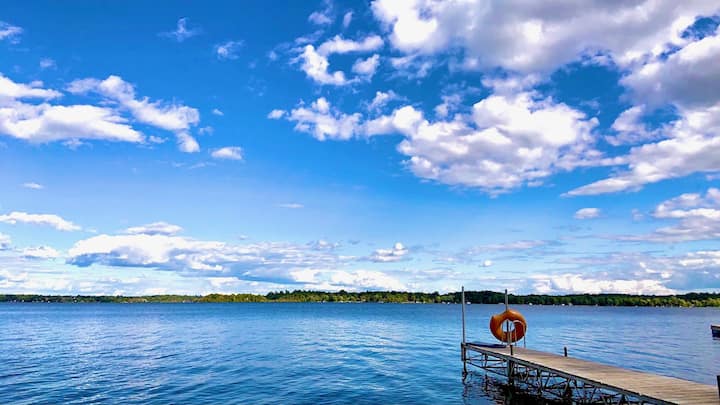 Serenity By The Lake: Lake Waterfront Cottage - Fenelon Falls