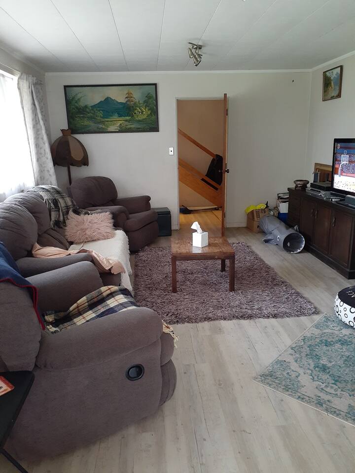 Family Home Spare Room - Katikati