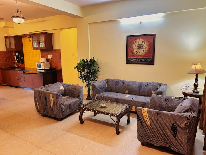 2bhk Apartment Pool Facing Apt By Laze Around Us - Goa