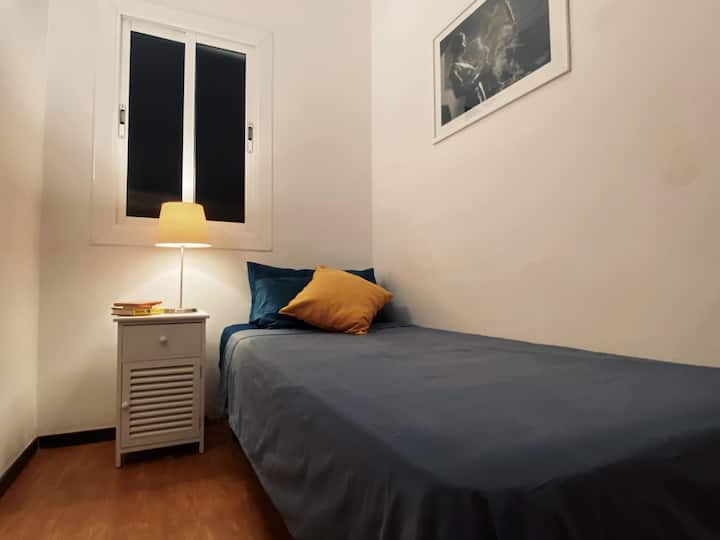 Small Room In Gràcia - Barcelona