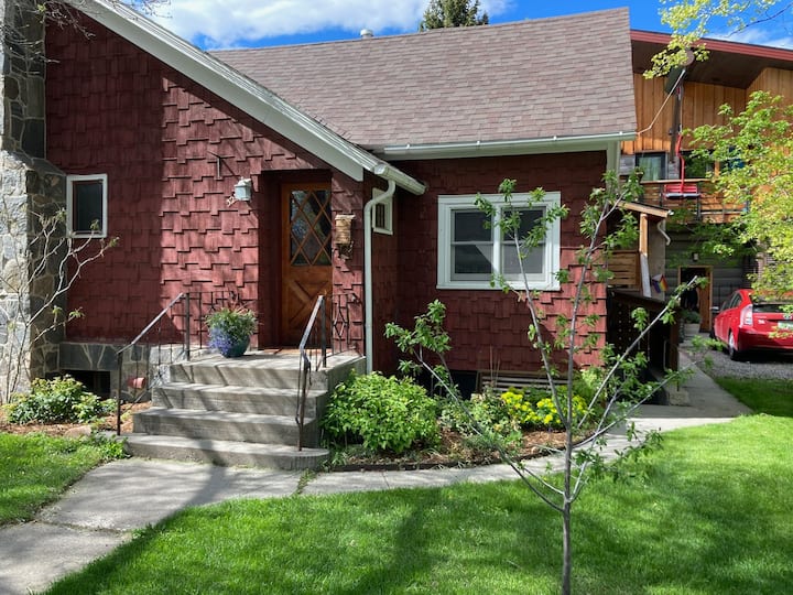 Red Chair Townhouse - Bozeman, MT