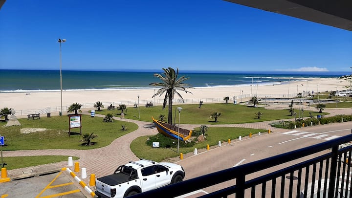 Hancke Holiday Apartment 2 - Jeffreys Bay