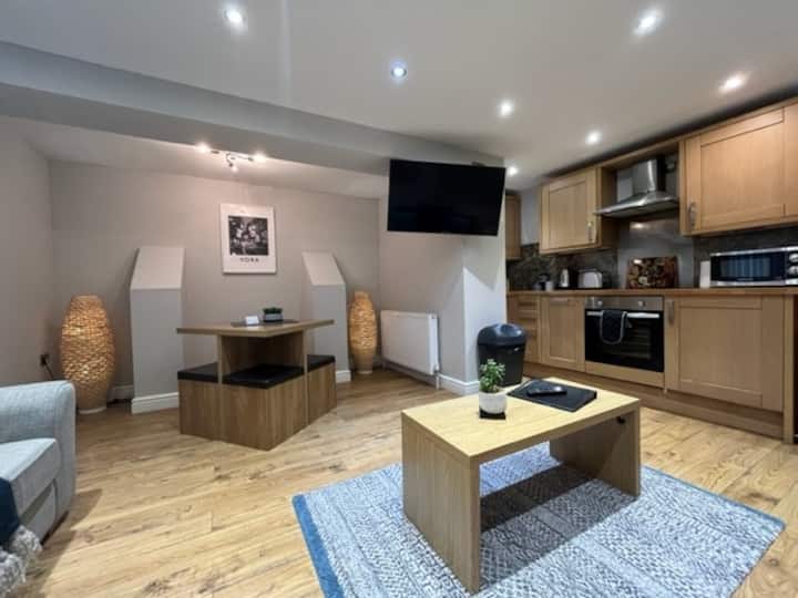 Knavesmire Apartment - York