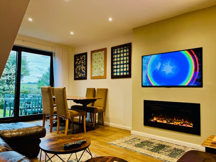Spectacular Views! Parking! Central Frome. - Frome