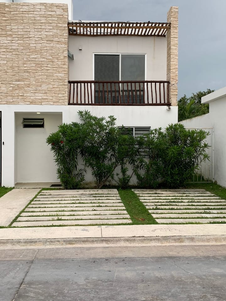 Casa Dentro De Residencial Privado Puerto Morelos - Puerto Morelos