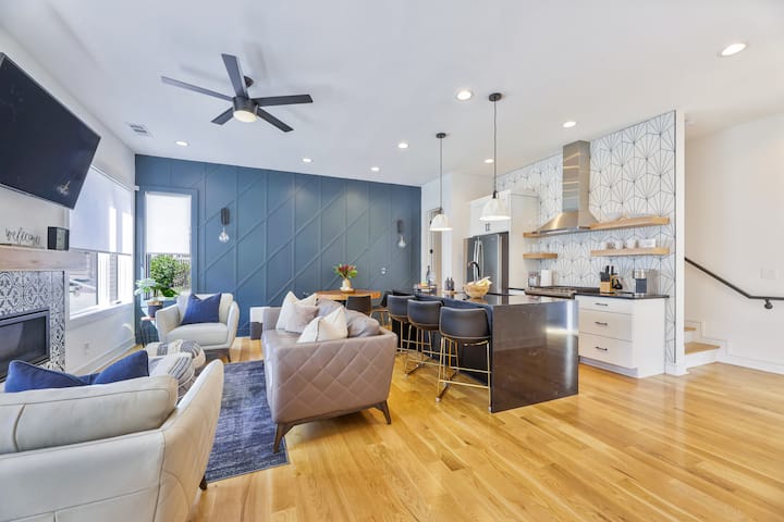 New Modern Town-home With Stunning Rooftop Views - Atlanta, GA
