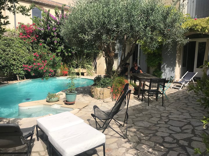 Grande Maison De Village Avec Piscine Et Patio - Lunel