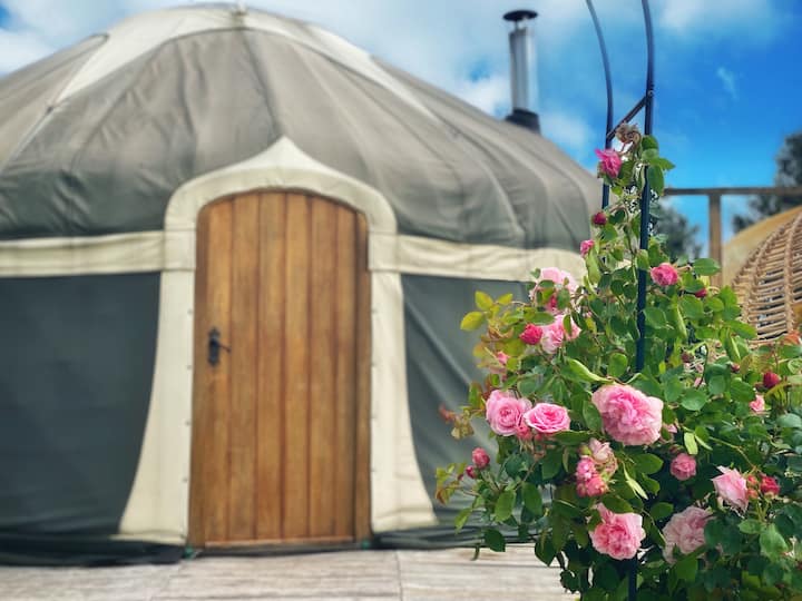Potter's Lodge Yurt At Peake's Retreats - Tutbury Castle