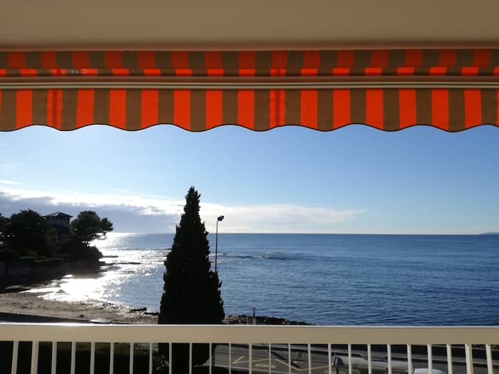 Studio Avec Grande Terrasse, Plein Sud Face Mer. - Saint-Raphaël