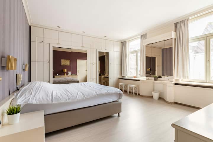 Room N°2 / Bruges City Center Suite Stays - Brujas