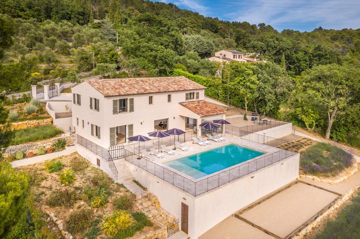 Magnifique Maison Neuve De 5 Chambres Avec Piscine - Montauroux