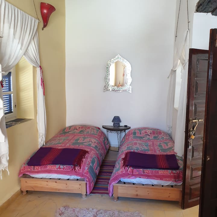 Dar Carole - Triple Room - Shared Bathroom - Essaouira