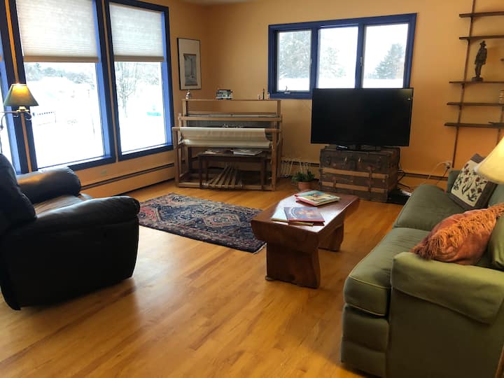 Make Our Home Your Seasonal Ski House - Morristown, VT