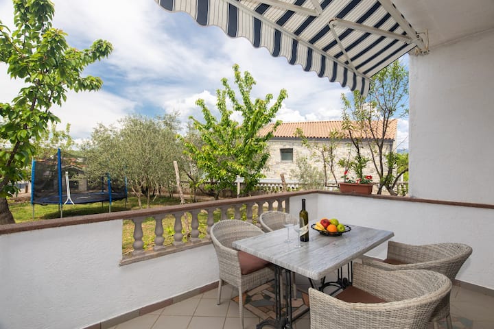 Ana 1 - Peaceful Location Surrounded By Nature - Vrbnik