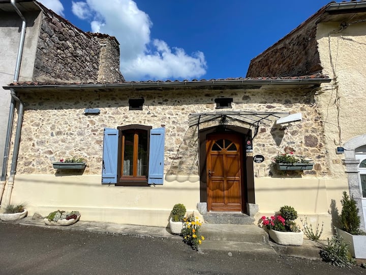 Frayou, Maison Ancienne Entièrement Rénovée. - Arreau