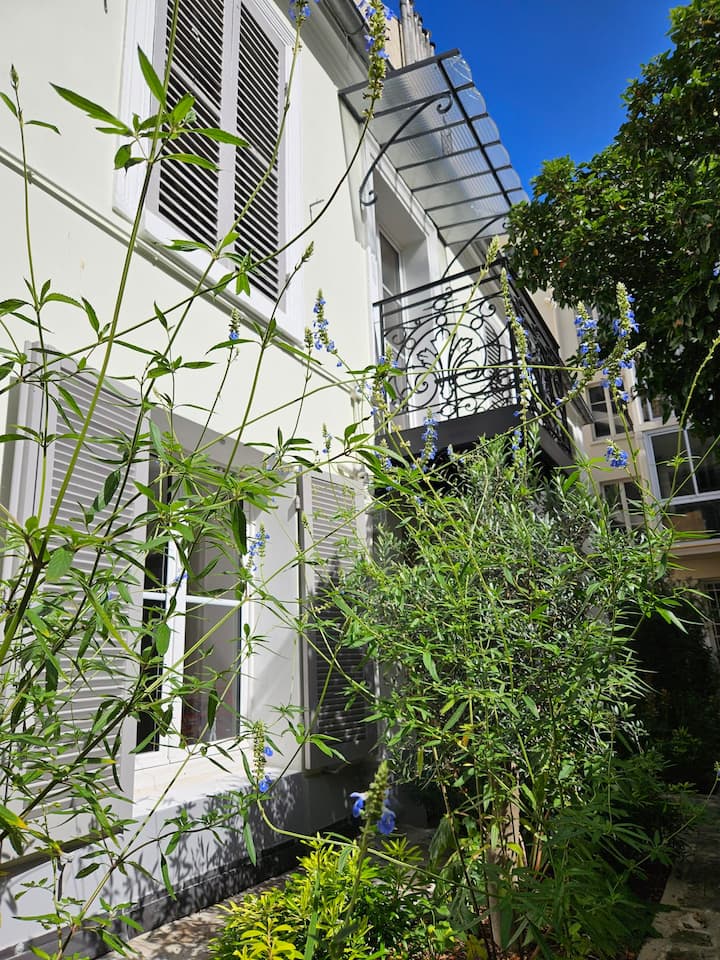 Maison Ancienne Rénovée Avec Patio Extérieur - Neuilly-sur-Seine