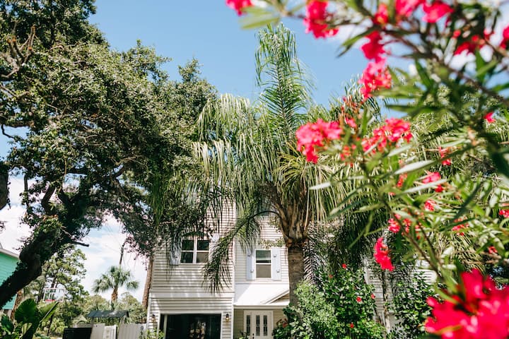 Artsy Beach House + Separate Studio Space! Views! - Tybee Island
