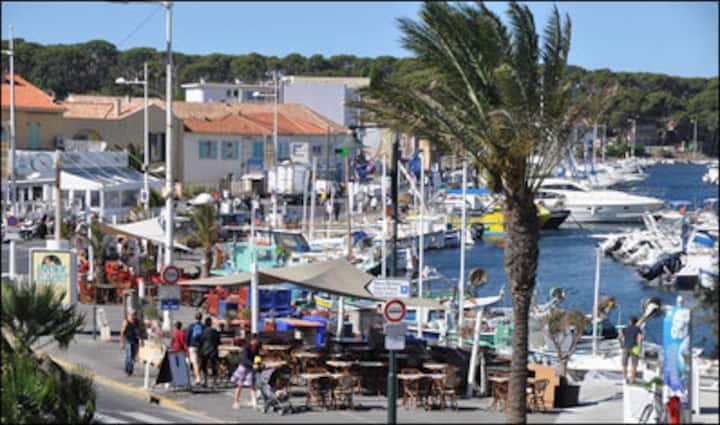 Un Petit Coin De Paradis... - Sanary-sur-Mer