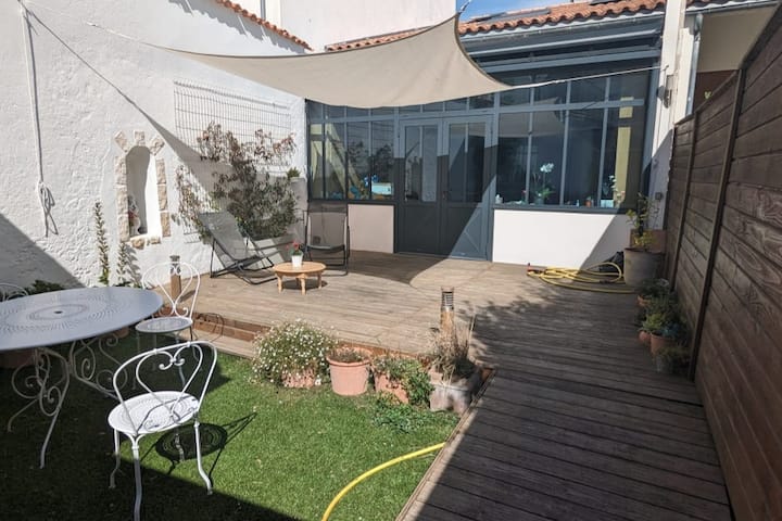 Maison à 2 Rues Du Vieux Port - La Rochelle