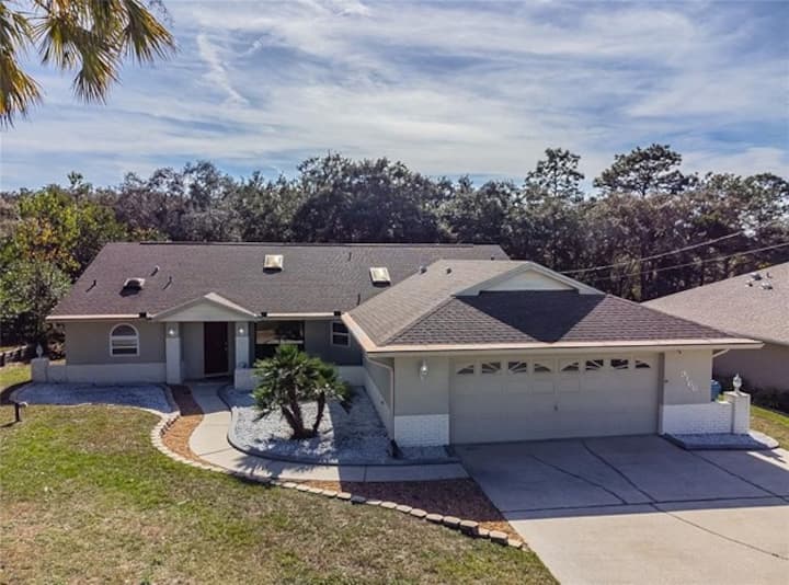 Tranquil  Split 3 Bedroom/2 Bath Home - Spring Hill, FL