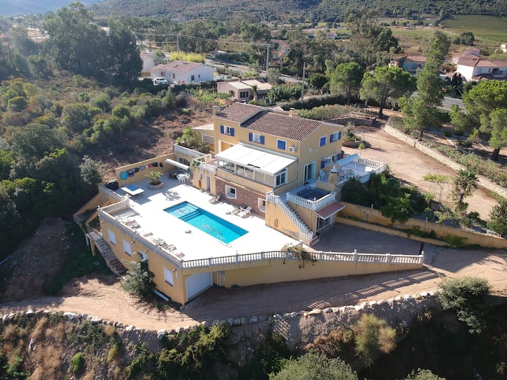 Maison / Villa Le Clos Des Chênes 19 Personnes - Calenzana