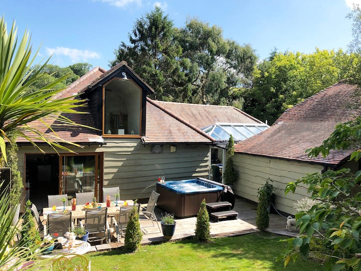 Escape To The Country - 5 Bed Home - Hot Tub/sauna - 도싯