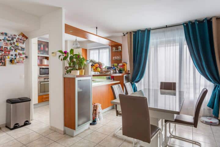 F4 à La Défense, Parking, Netflix, Chromecast - Houilles