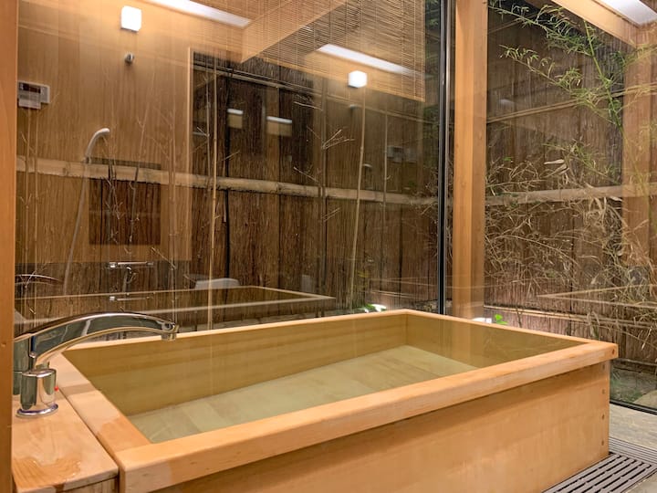 5 Rooms ( Bathroom + Toilet), Central Location - Kyoto