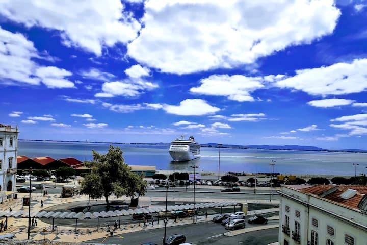 Very Sunny Apartment With Large Balcony  3rd Floor - Lisszabon