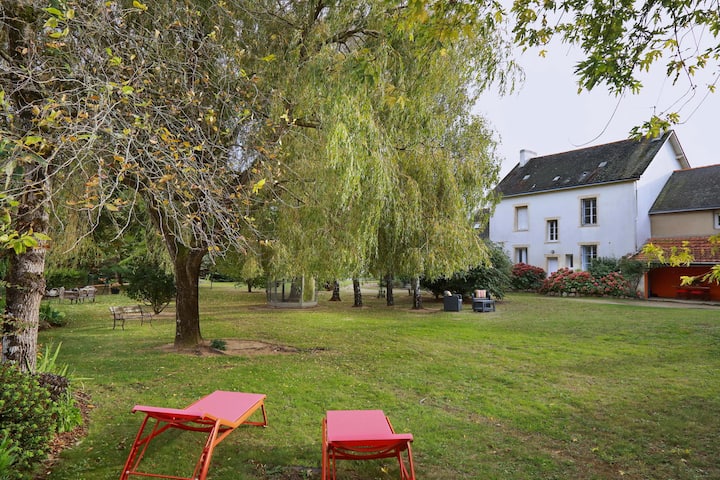 Belle Maison Familiale De 1920 Avec Beau Jardin - Saint-André-des-Eaux