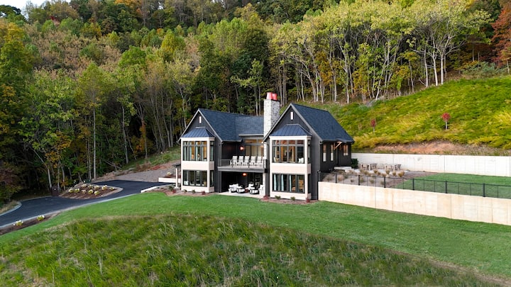 Fall Wine Country | Firepit | 3 Kings | Sleeps 16 - Crozet, VA