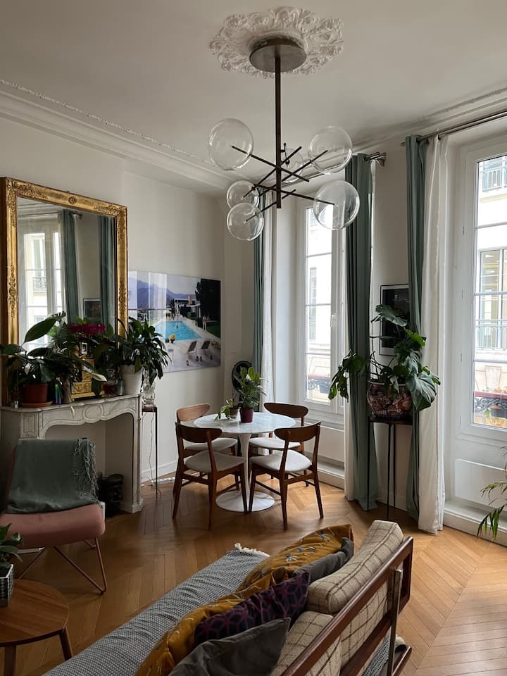 Charming Parisian Apartment - France