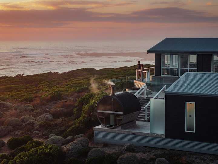 Bass Lodge King Island- Unique Oceanfront Escape- - King Island