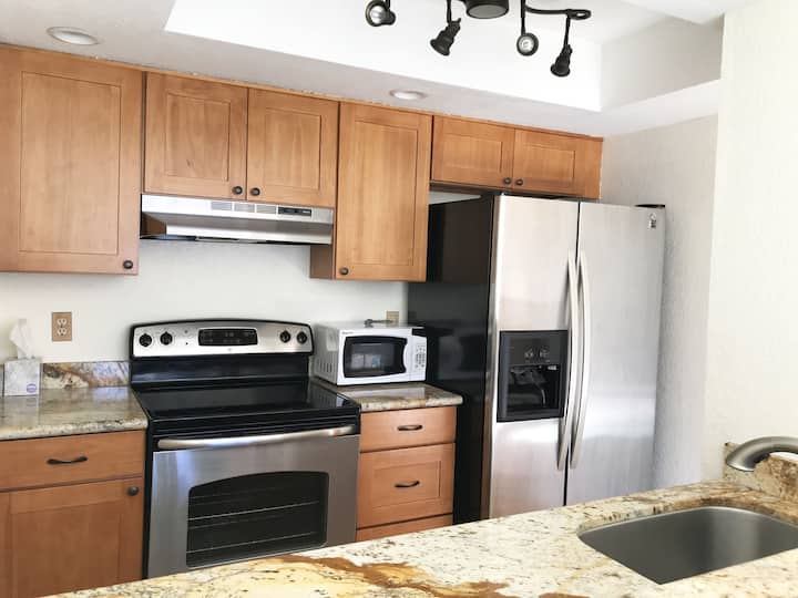 Top Floor Condo, Kirkland, Totem Lake / Long Term - Kirkland, WA