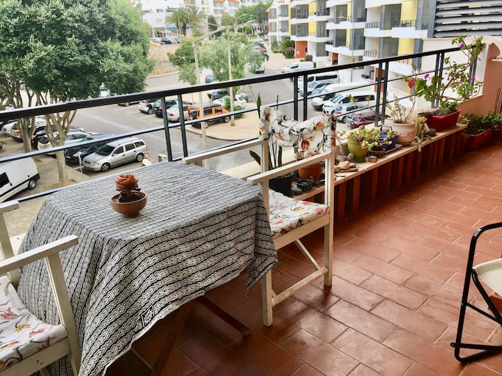 Room With Private Bathroom In The Center. - Lagos