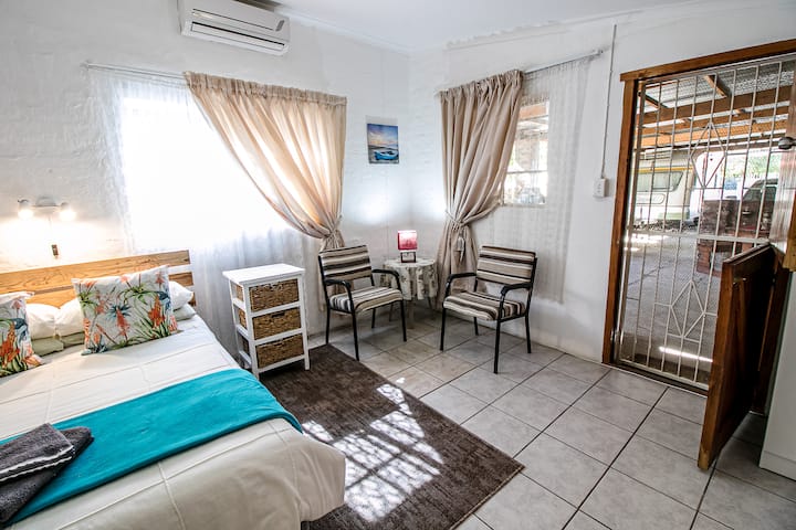 Fish Eagle - Self Catering Unit Family Unit - Graaff-Reinet