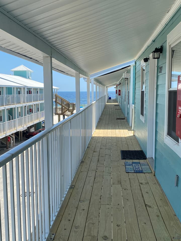 Great Location! Lots Of Conveniences Included #208 - Gulf Shores, AL