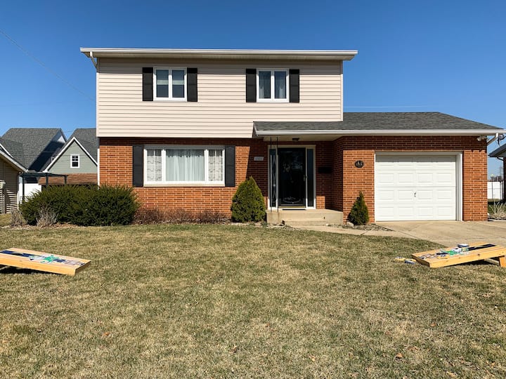 Spacious Home Walking Distance To Notre Dame - Notre Dame, IN