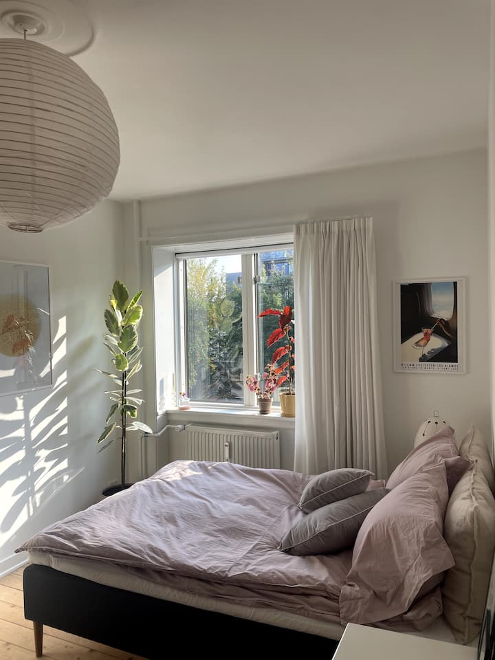 Lys Lejlighed Med Solrig Altan I Stille Omgivelser - Kopenhagen
