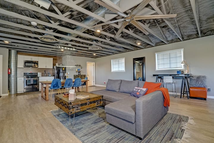 La Cochera Indy East - No Cleaning Fee! - Indianapolis, IN